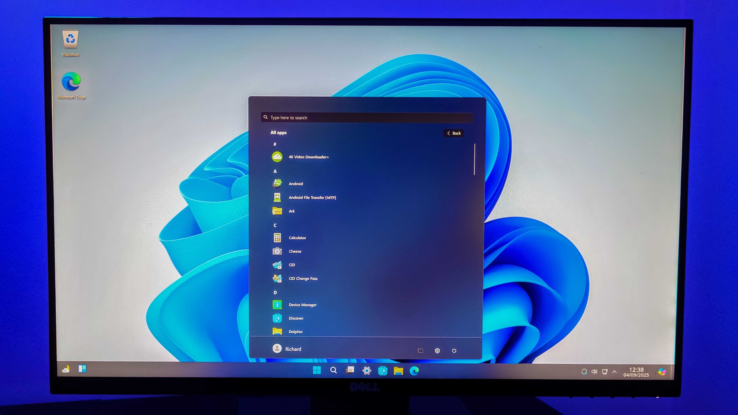 WINUX: Windows 11 Görünümlü Linux Dağıtımı İncelemesi • TeknoCap
